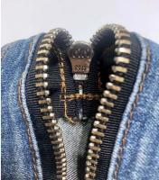 China Custom Apparel Supplier Men'S Blue Slim Fit Jeans Stretch Destroyed Ripped Skinny Jeans Knee Zipper Jeans for sale