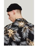 China Small order clothing manufacturers Sustainable Printed Funny Mens Beach Hawaiian Shirt Single Button for sale