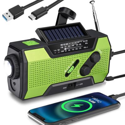 China Great Outdoor Survival Kit Solar Crank Dynamo Radio Emergency AM FM WB SOS Alarm for Boating Hiking for sale