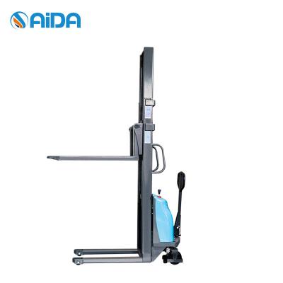 China Warehouse Using Semi Electric Pallet Stacker  Forklift 1.5t   Battery Powered for sale