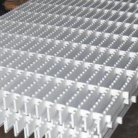 China Aluminum Metal Swaged Serrated Grating 1-2.5 inch Bearing Bars with 4-2 inch Cross Bar Spacing for sale