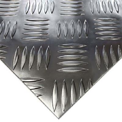 China 3003-H22 Aluminum Diamond Checker Plate 0.6-1.2mm Bar Height, Custom Sizes 0.2-300mm Thickness for Industrial Flooring for sale