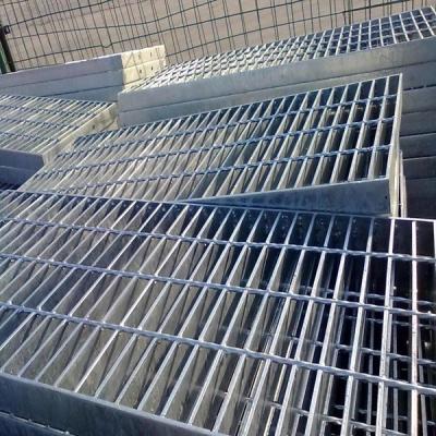 China Custom Galvanized Steel Mesh Drainer Cover 40mm x 5mm for Trench Drainage Systems - 1000 Pieces Monthly for sale