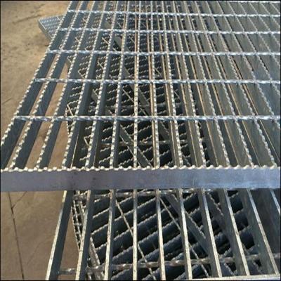 China Custom Hot Dip Galvanized Steel Grating 40x5mm with 460g/m² Zinc Coating for Industrial Platforms for sale