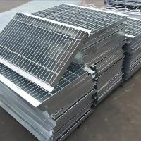 China Welded Heavy Duty Galvanized Steel Grating Trench Cover Press Locked 40mm Spacing for sale