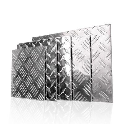 China Bright Finish Aluminum Diamond Checkered Plate 3003 5052 0.6-1.2mm Bar Height for sale