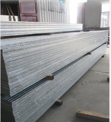 China Hot Dipped Galvanized Steel Bar Grating 150mm x 1550mm Heavy Duty for Industrial Walkway for sale