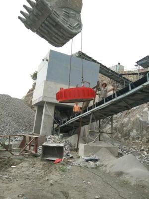 China Electromagnetic Iron Remover 220V 70mT Deep Magnetic Field Suspension Height ≤550mm for Mining Coal for sale