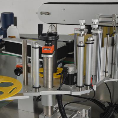 China Carton Double Side Automatic Labeling Machine , Low Noise Auto Label Machine for sale