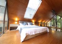 China Taupe  Ash Wood 70 Years Prefab House With Rainproof Movable Modular Homes for sale