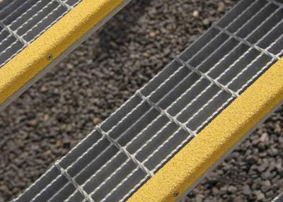 China Walkway Yellow Equivalent Nosing Hot Galvanized Steel Grating 30x5mm 30x100cm for sale