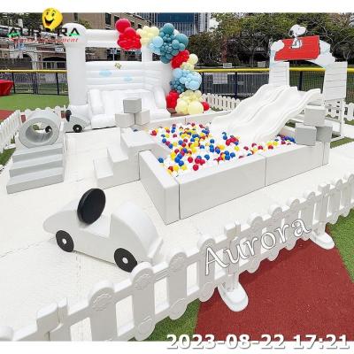China Soft Play Bounce House Rental Outdoor Soft Play With Slide And Ball Pit White for sale