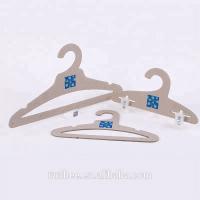 China Environmentally Friendly Recyclable Cardboard Hanger with Customizable Size for Clothing Stores for sale