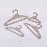 China Environmentally Friendly Recyclable Cardboard Hanger with Customizable Size for Clothing Stores for sale