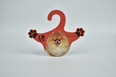 China Portable Space Saving Paper Clothes Hanger Modern Style For Pet And Clothing Store for sale