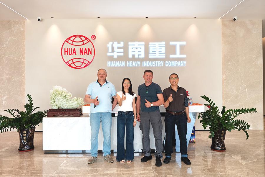HuaNan Extrusion Machine