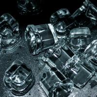 China Square Ice Making Machine Water Spray Commercial Ice Maker for Business or Home Use Drinks Cooling Commercial Ice Machine for sale