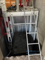 China OEM SC50 Man and Material Hoist Lift 500kg Capacity 33m/min Speed SRIBS Safety Device Galvanised Mast for sale