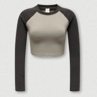 China Autumn and Winter American Retro Color Contrast Long Sleeve Short Women&prime;s T-Shirt Support Custom Logo for sale