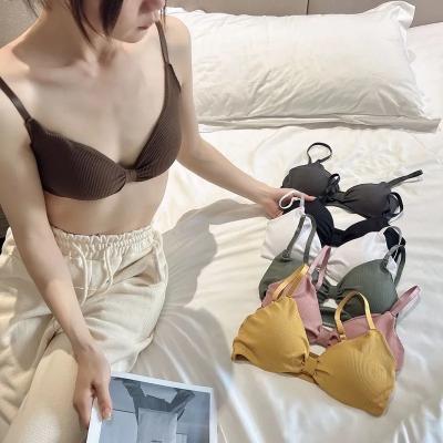 China Women Wholesale Bralette Ladies Deep V Sexy Girl Cotton Comfortable Pad Seamless Bra for sale
