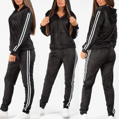 China Custom Women Sport Clothing Fashion Hooded Training Track Sweat Suit Jogging Suits Wholesale Velvet Tracksuits for sale