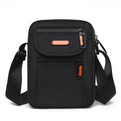 China Custom Logo Men's Casual Messenger Shoulder Bag with Adjustable Strap 15L for sale