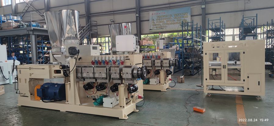 Parallel twin screw extruders