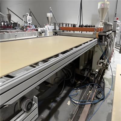 China 1220mm Width PVC Foam Board Extrusion Production Line with 5-20mm Thickness Range and 450-600kg/h Output Capacity for sale