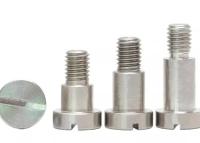 China Precision Stainless Steel Metal Shoulder Bolts With Slot For Engineering In 1/2 7/16 And 1 Sizes for sale