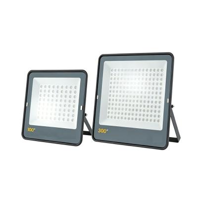 China Manufacturer Solar Flood Light  50w 100w 200w 300w 400w Rechargeable Solar Garden Light with IP66 Waterproof for sale