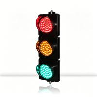 China UV-resistant polycarbonate shell LED Traffic Light with 40 high brightness LEDs and IP65 waterproof rating for parking lots for sale