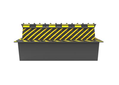 China Hydraulic Road Blocker with 100 Tons Bearing Capacity 380VAC Power Supply and 5.5KW Power Consumption for sale