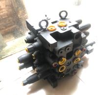 China SK120 SK120-3 Hydraulic Control Valve Assy for Kobelco Excavator Spare Parts KMX13YBB33001-00 YY30V00001F1 Distributor OEM for sale