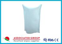 China Tetragonum Big Pearl Dot Dry Scrub Gloves 75gsm Spunlace Material Customized for sale