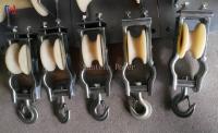 China Professional Sitting and Hanging Type Dual Use Stringing Block with 5-20KN Rated Load and 80x50mm Sheave Size for Overhead Line Installation for sale