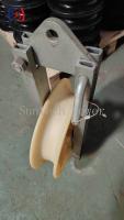 China 5-20KN Rated Load Single Sheave Stringing Block with Ball Bearing Mounted Lightweight Aluminum or Nylon Sheave for sale