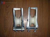 China Double Sheave Stringing Block for 25-400mm Conductors with 5-20KN Load and Galvanized Steel Frame for sale