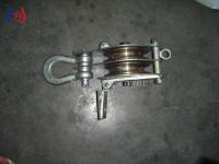 China 30-100KN Rated Load Dual Sheave Hoisting Tackle with Both Side Open Design for Heavy-Duty Lifting for sale