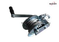 China 540kg Zinc Coated Manual Boat Winch , 225Mm Handle Ratchet Hand Operated Winch for sale