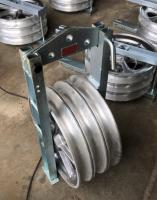 China Triple Aluminum Sheaves Cable Pulley Stringing Blocks With Rubber Lined for sale