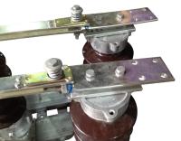 China 36KV 1250A Porcelain Rotating Center Insulator With Mounting Structure for sale