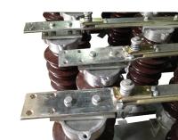 China 36KV 1250A Porcelain Rotating Center Insulator With Mounting Structure for sale