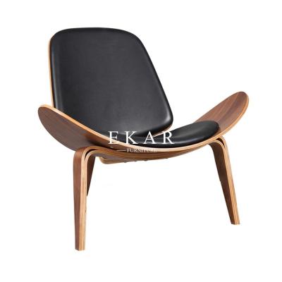 China Italy Latest Design Solid Wood Home Coffee Shop Lounge Leisure Chair for sale