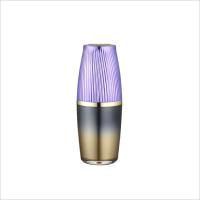 China Luxury Green Cosmetic Lotion Bottle Empty Lotion Containers With Plastic Cap for sale