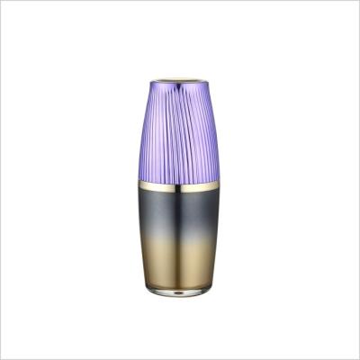 China Luxury Green Cosmetic Lotion Bottle Empty Lotion Containers With Plastic Cap for sale