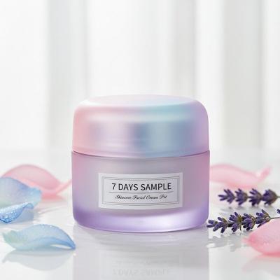 China Custom Cosmetic Cream Jar PP Inner Bottle 7 Days Sample Round Skincare Face Cream Pot for sale