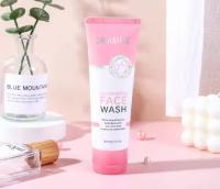 China Face Wash Moisturizing Dark Spots Removal Niacinamide Whitening Face Wash 100ml for sale