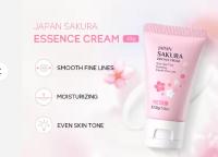 China Face Cream 30g Brightening Moisturizer With Essence Ingredients for Skin Whitening & Moisturization for sale