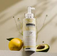 China OEM ODM New Natural Whitening Face & Body Lotion Moisturizing Brightening Skin Care Vitamin C Body Lotion for sale