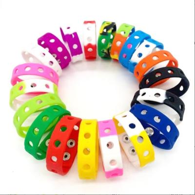 China Personalized Silicone Rubber Wristband Bracelet with Holes Customizable and Durable for sale